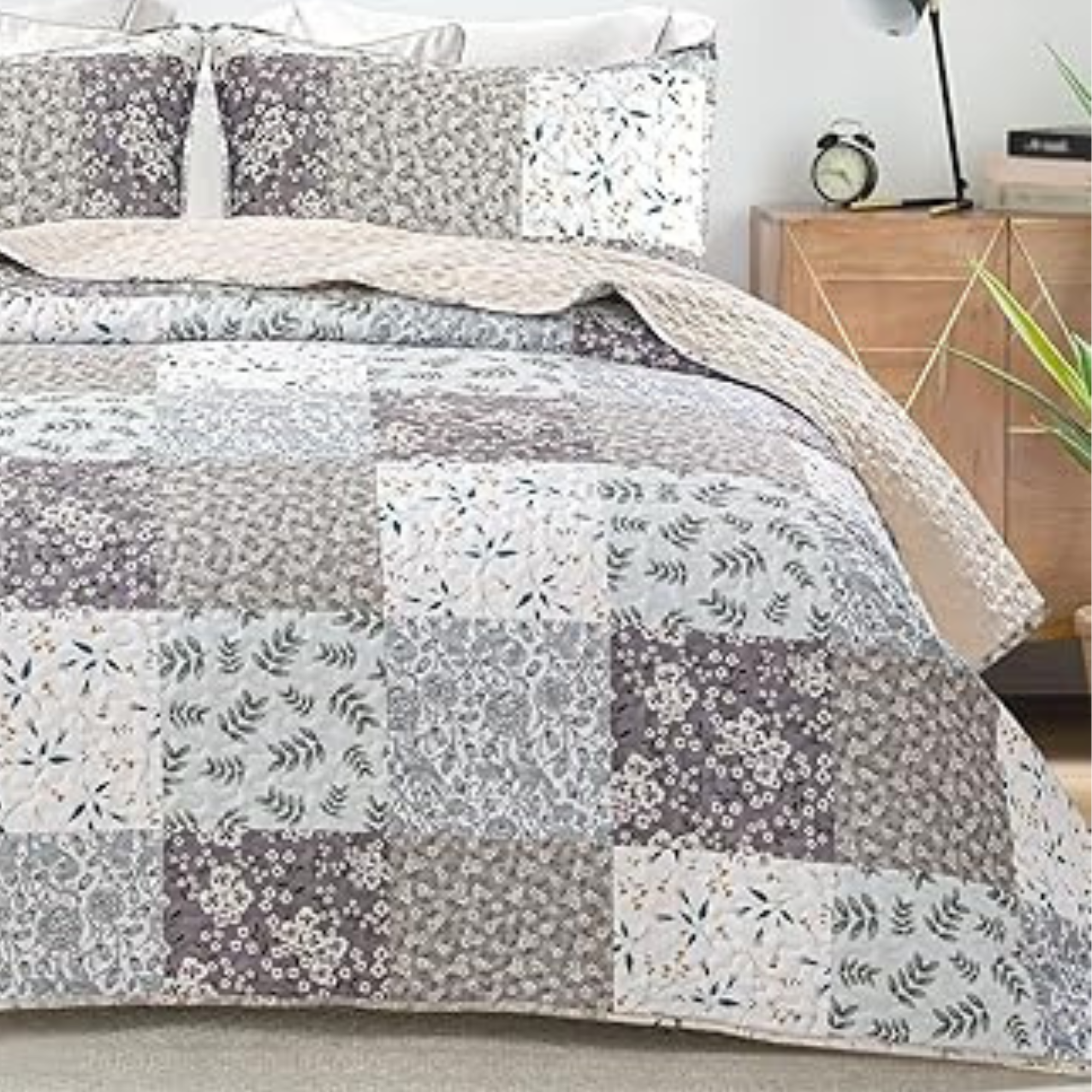 Light Grey Floral Patchwork 3 Piece Bedding Quilt Set – Maxtona